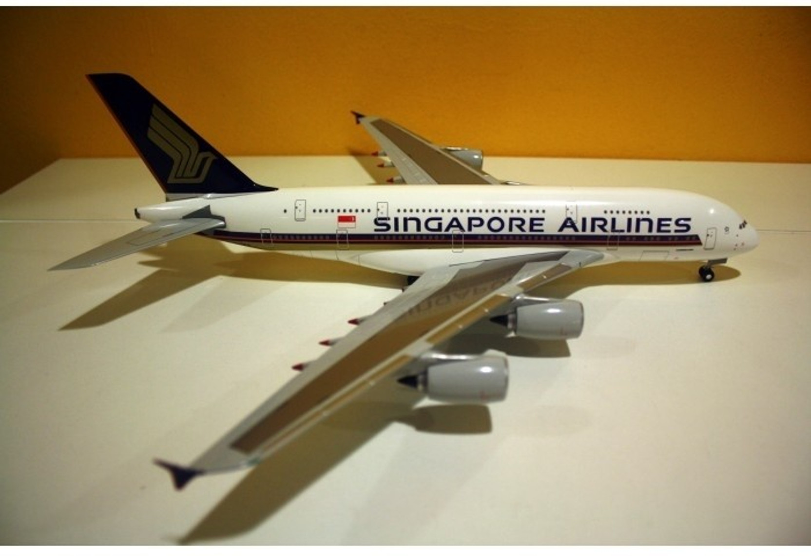 Hogan Wings Airbus A380 Singapore Airlines, Scale 1:200 With Stand With ...