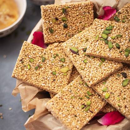 Vegan World Til Shakri Gajak | Sike Hue Til Ki Gajak | Kurkuri Gajak ...