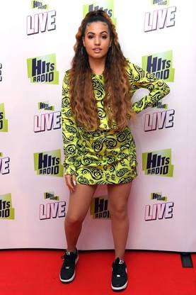 Singer Mabel Poster MultiColor PhotoPaper Print 12 inch X 18 inch ...