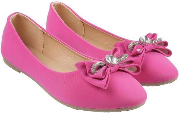 Mochi Footwear - Buy Mochi Shoes Online at Best Prices in India ...