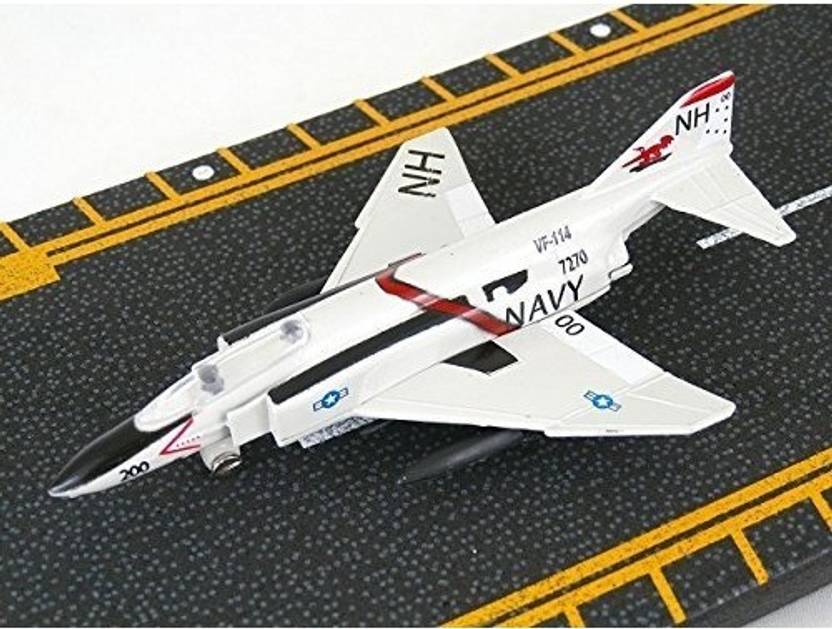 Hot Wings Planes Phantom With Connectible Runway Die Cast Plane White