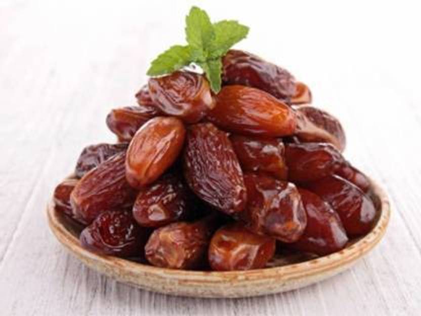 Urban Boer Unpitted Wet Dates - Seeded Pack of 1 (250 g) Wet Dates ...