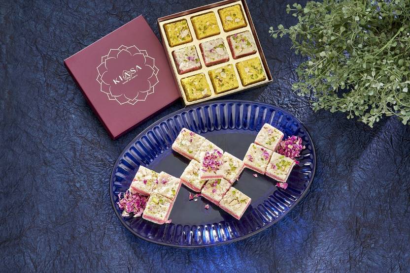 Kiasa rose Rose Kalakand 18 pieces, Indian Sweets Mithai Box Price in ...