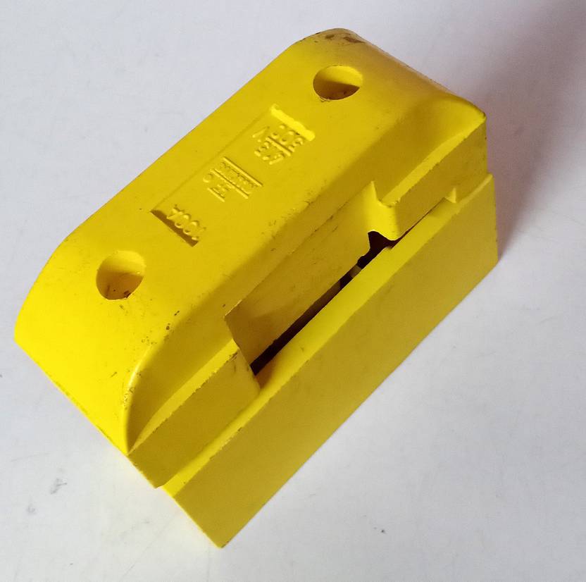 Hardware Porcelain & DMC Kit Kat Fuse ( Yellow) Electrical Fuse Price ...