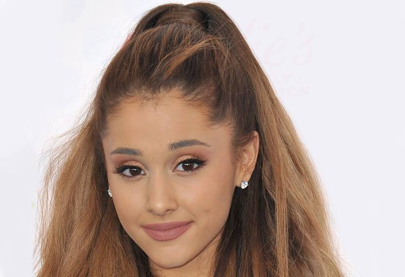Poster Ariana Grande Classic Poster sl-14051 (LARGE Poster, 36x24 ...