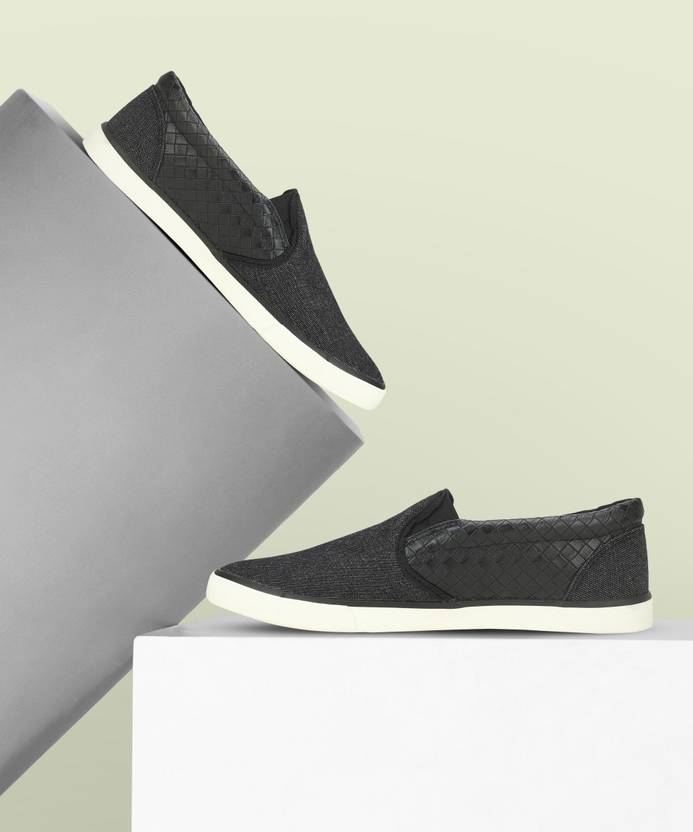 FLYING MACHINE Slip On Sneakers For Men - Buy FLYING MACHINE Slip On ...