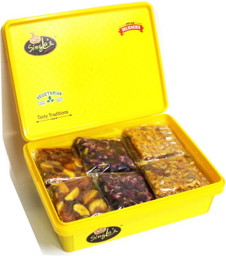 Singla Sweets Kesar Magaj Gulab chikki Mix gajak Box 500g Box Price in ...