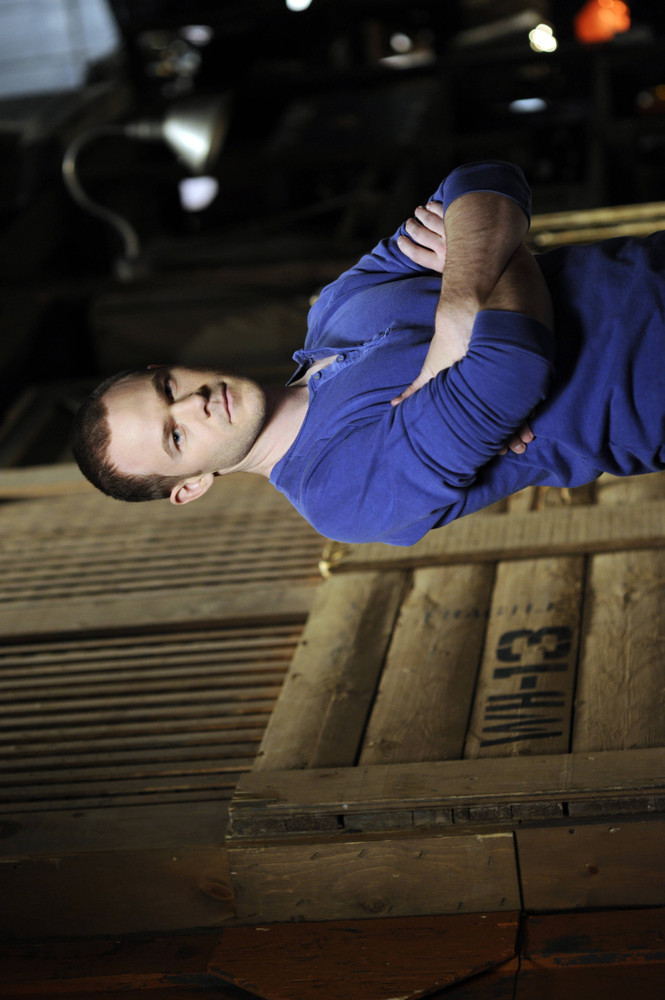 Aaron Ashmore Body
