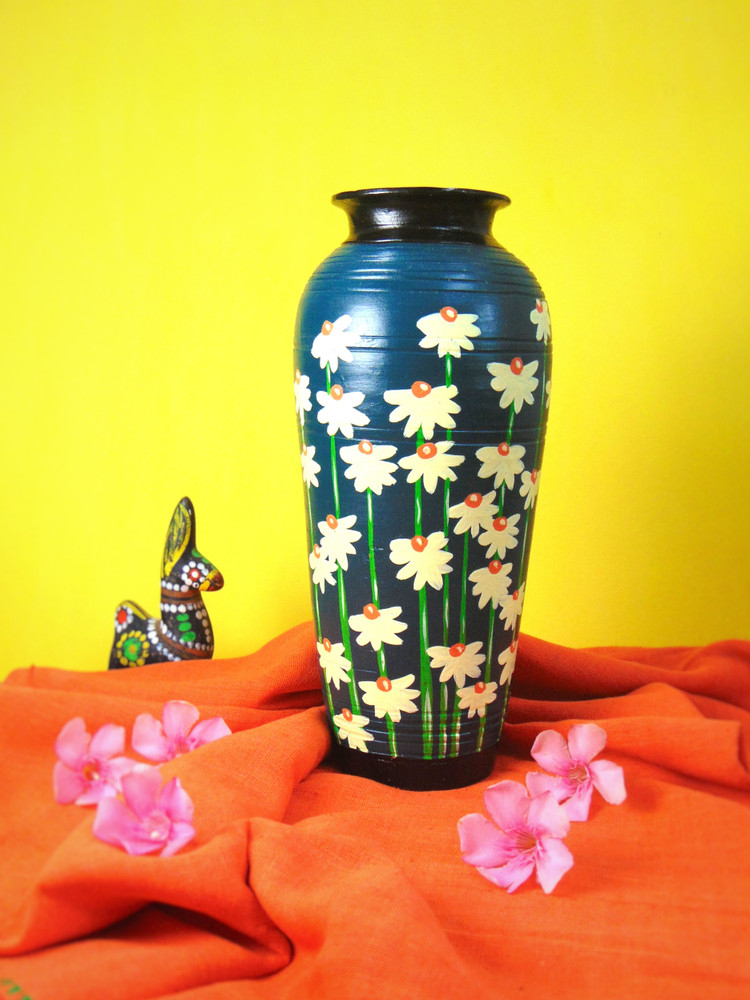 Painted Flower Vase Designs